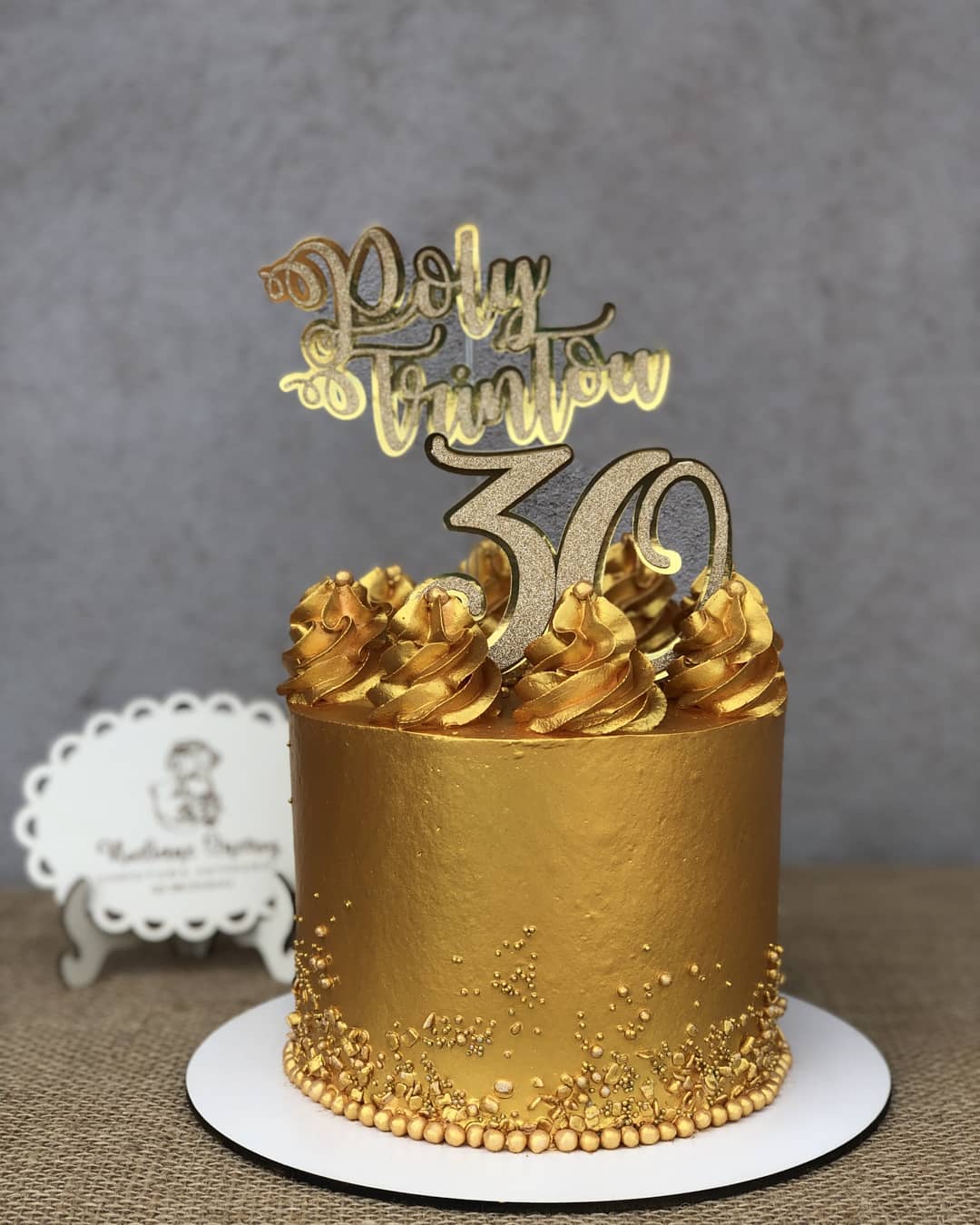 Bolo 30 Anos Dourado - BRAINCP